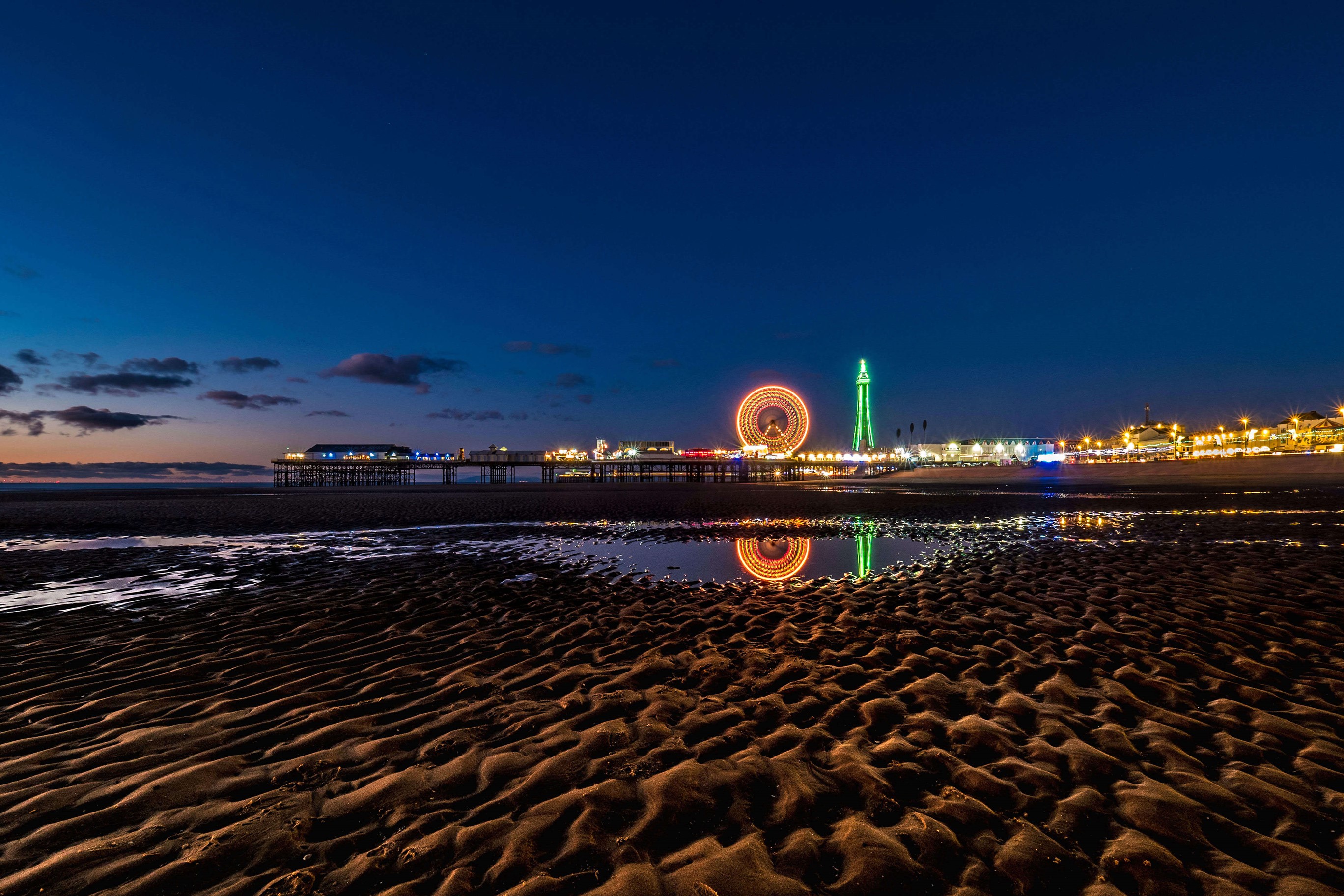Blackpool’s light fantastic by Microsoft | Wallpapers | WallpaperHub