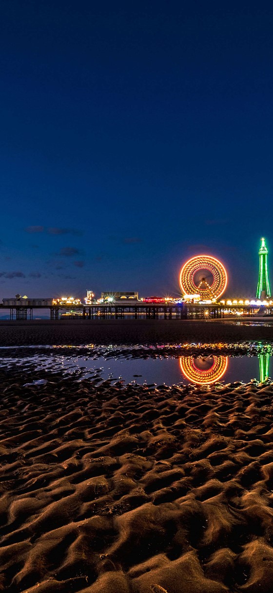 Blackpool’s light fantastic by Microsoft | Wallpapers | WallpaperHub