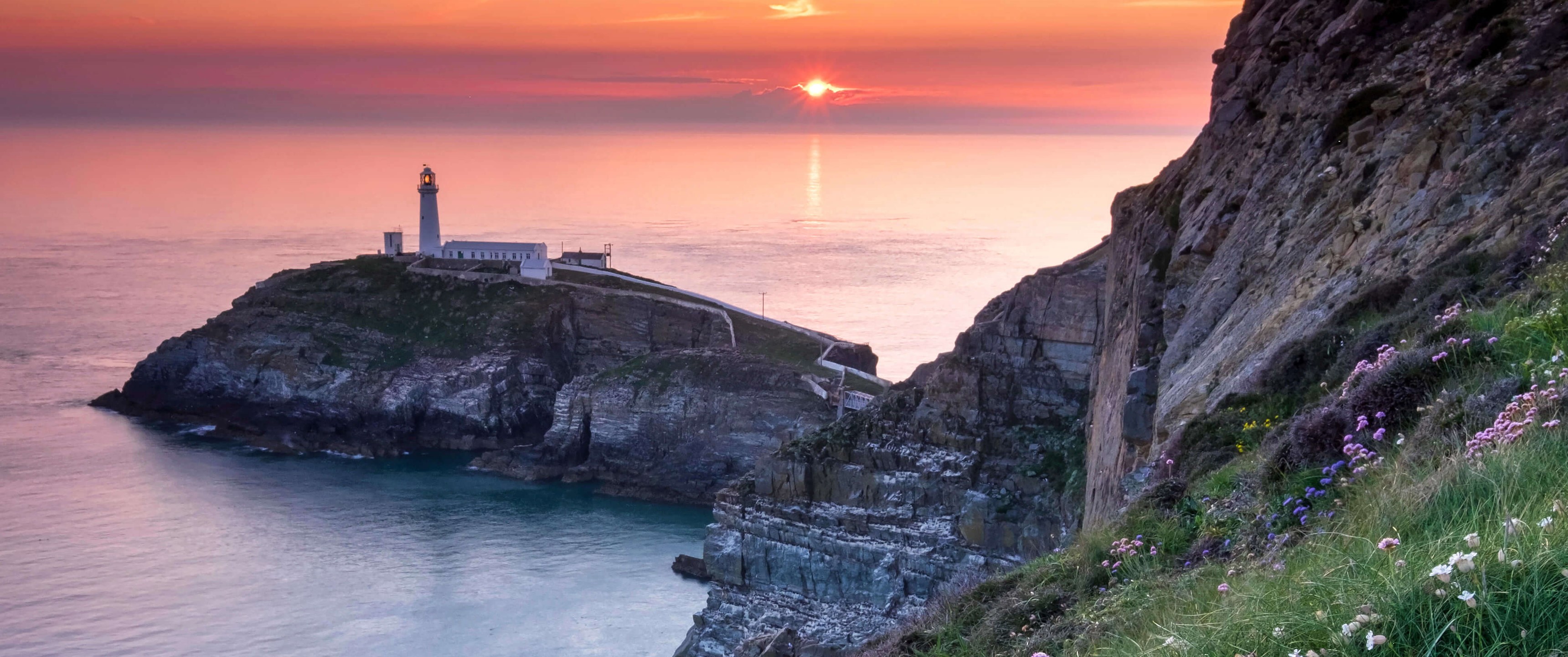 Sunset at South Stack by Microsoft | Wallpapers | WallpaperHub