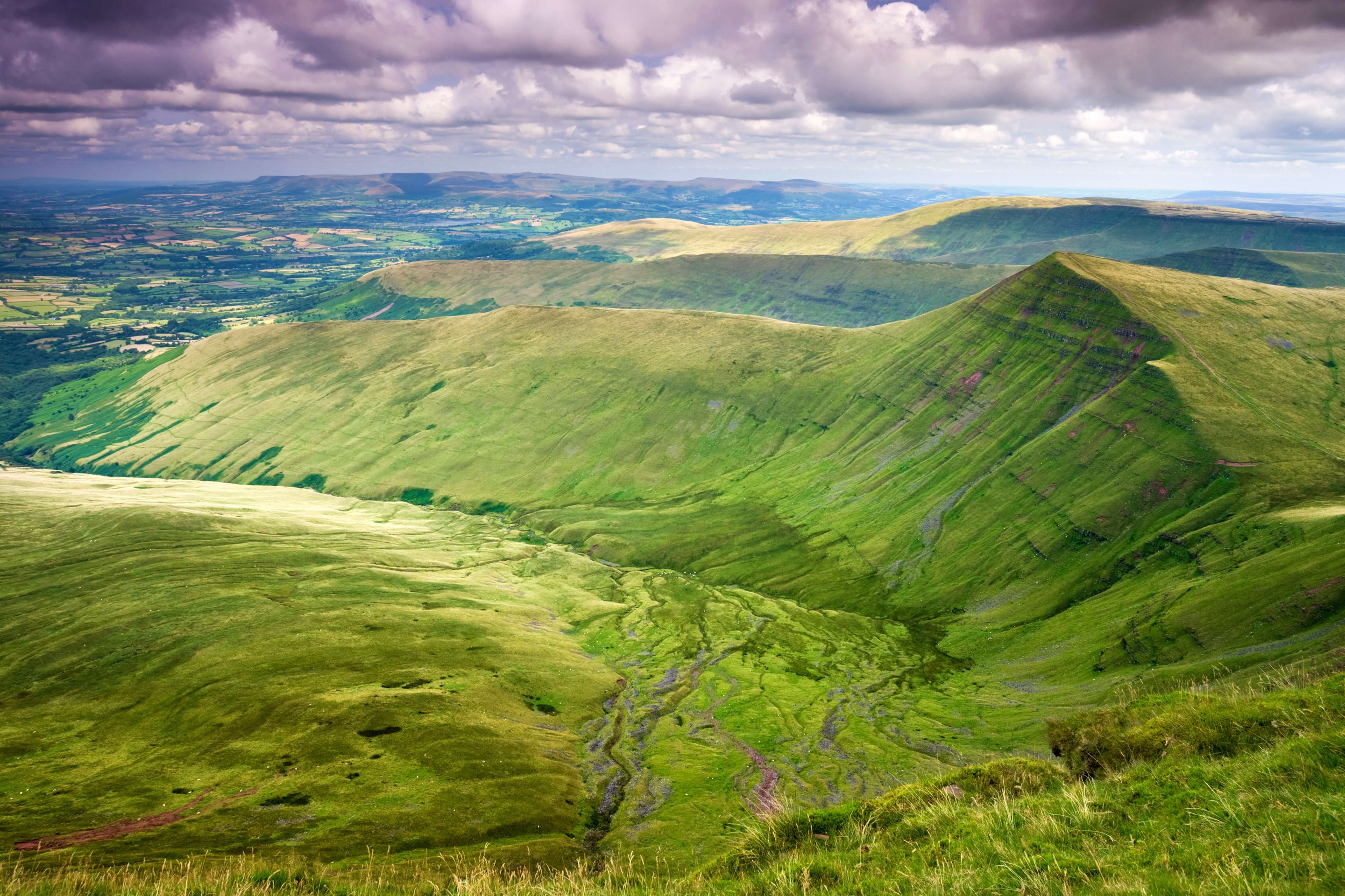 The view from Pen y Fan by Microsoft | Wallpapers | WallpaperHub