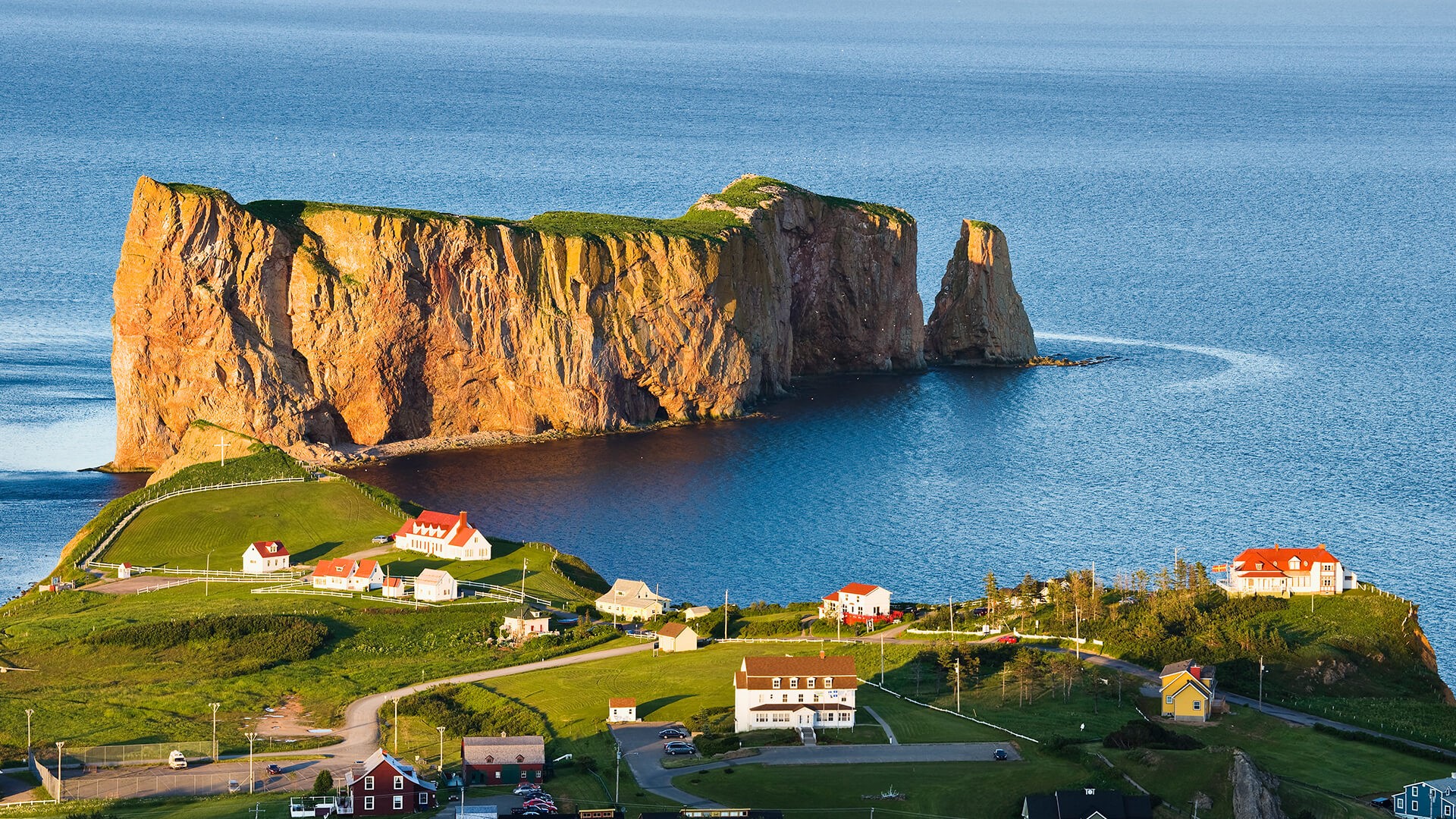 A symbol of Gaspé Peninsula by Microsoft | Wallpapers | WallpaperHub