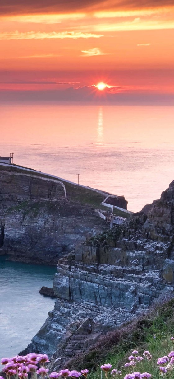 Sunset at South Stack by Microsoft | Wallpapers | WallpaperHub