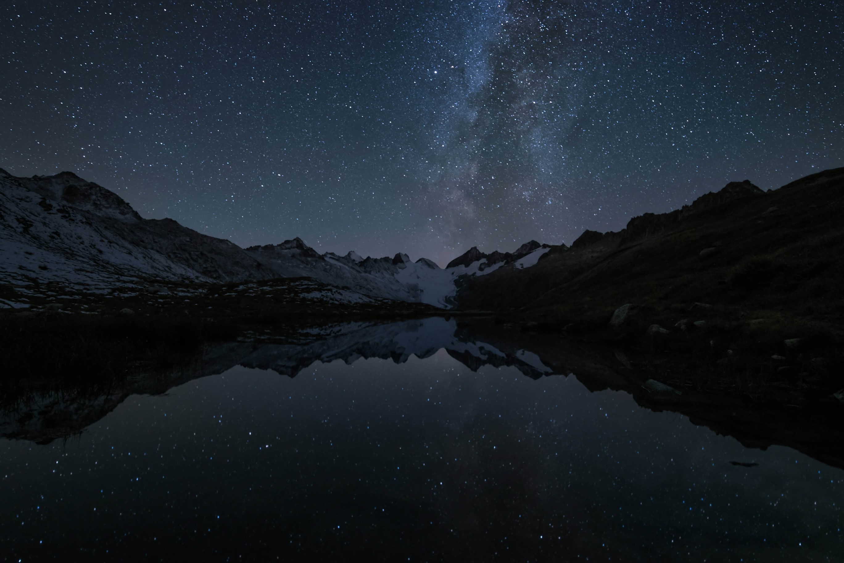 Reflections of the night sky by Microsoft | Wallpapers | WallpaperHub