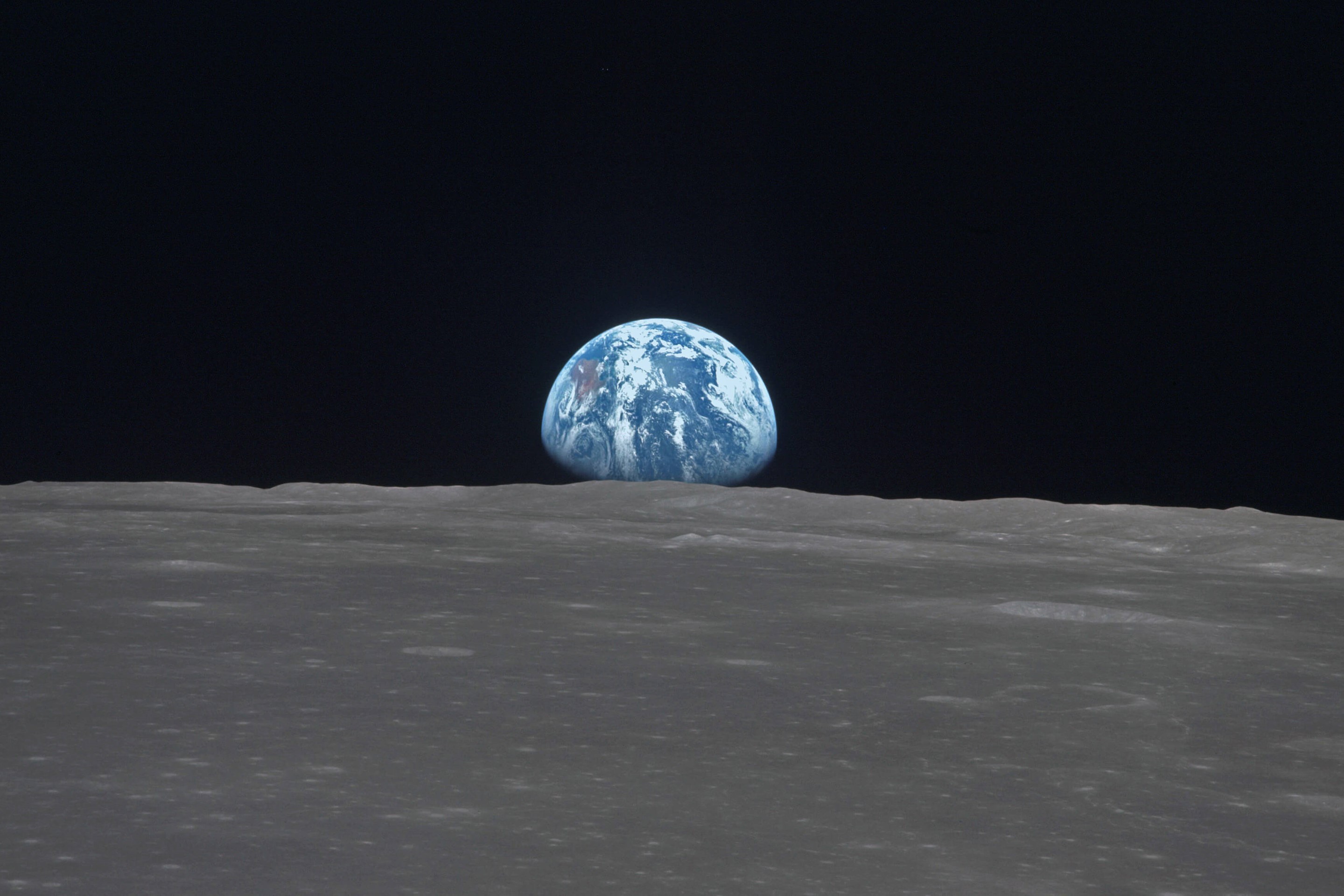 Earthrise on Moon Day by Microsoft | Wallpapers | WallpaperHub