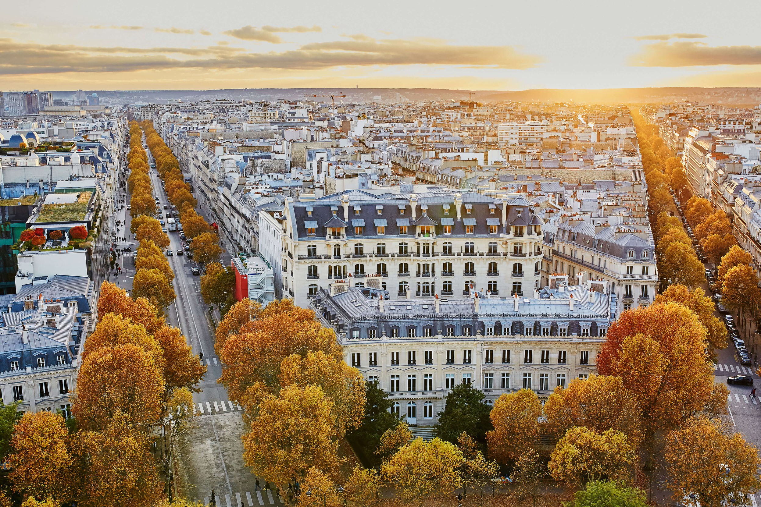 Paris à la lueur de l’automne by Microsoft | Wallpapers | WallpaperHub