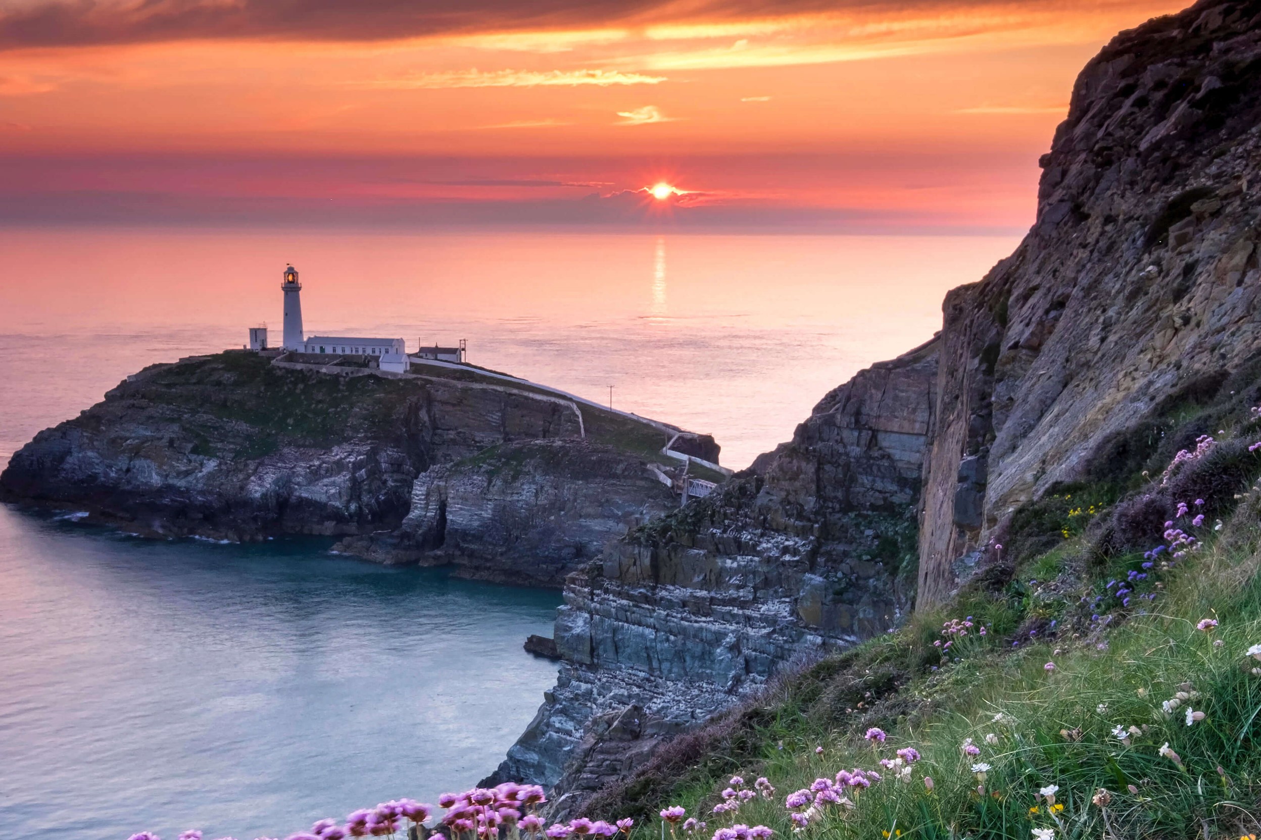 Sunset at South Stack by Microsoft | Wallpapers | WallpaperHub