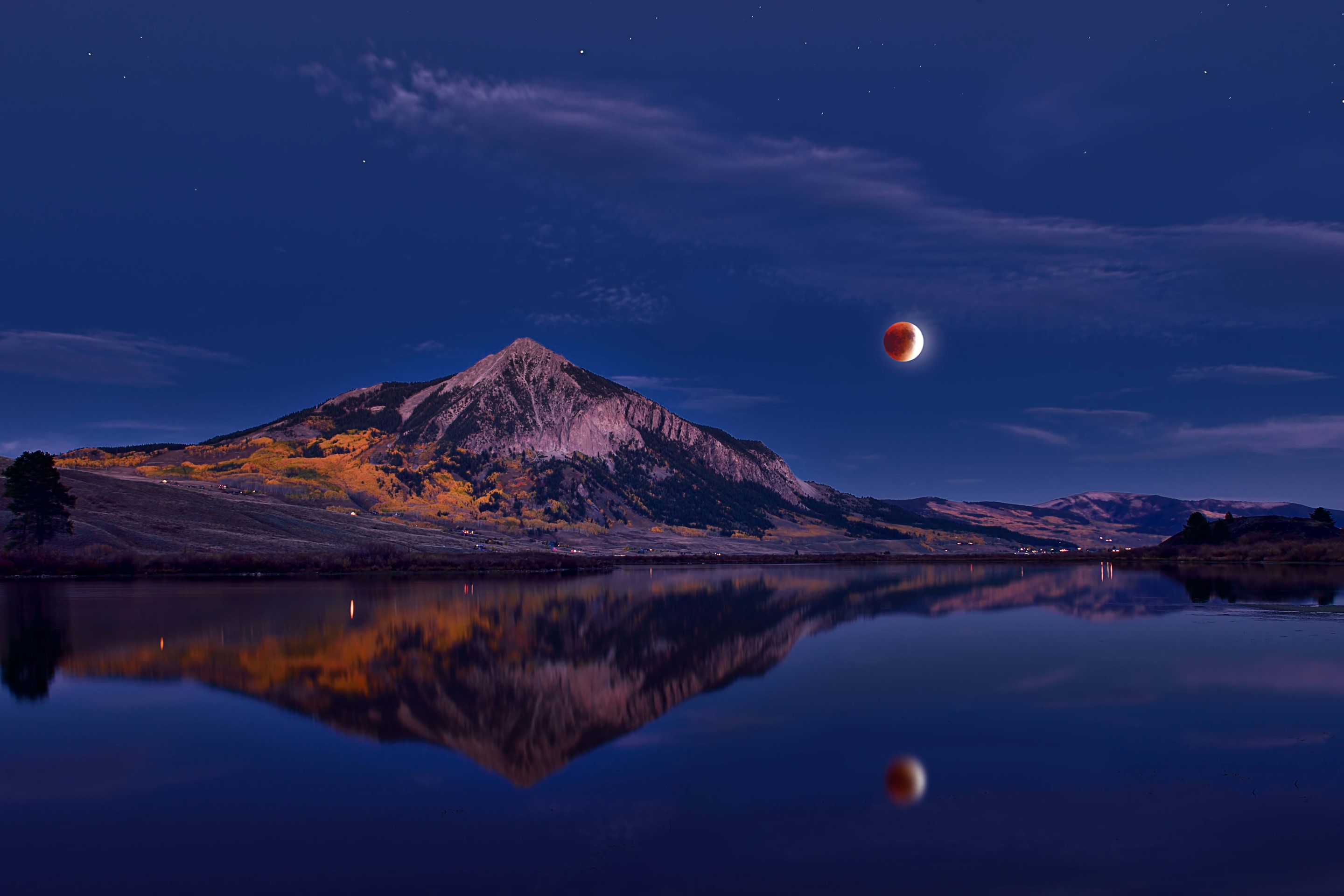 Blood moon by Microsoft | Wallpapers | WallpaperHub