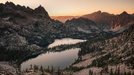 Stunning lakeside views by Microsoft | Wallpapers | WallpaperHub