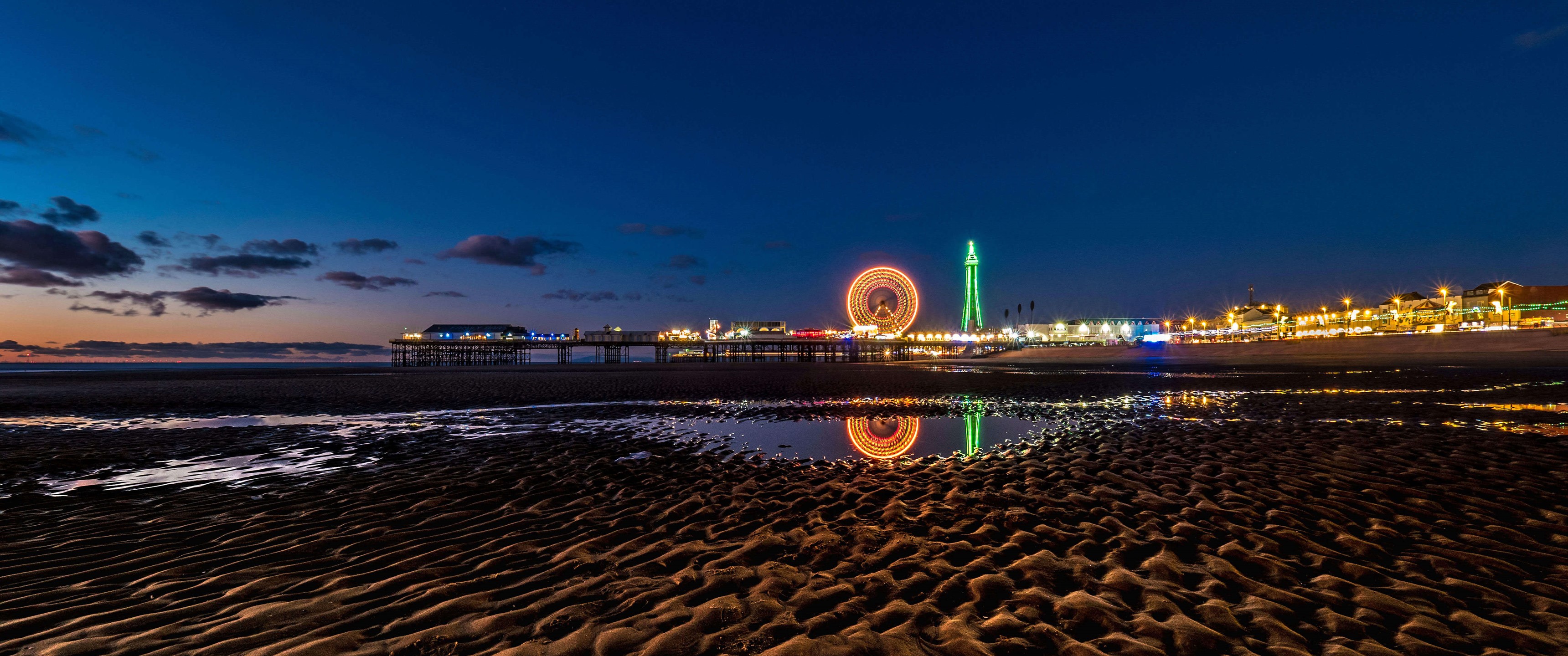 Blackpool’s light fantastic by Microsoft | Wallpapers | WallpaperHub