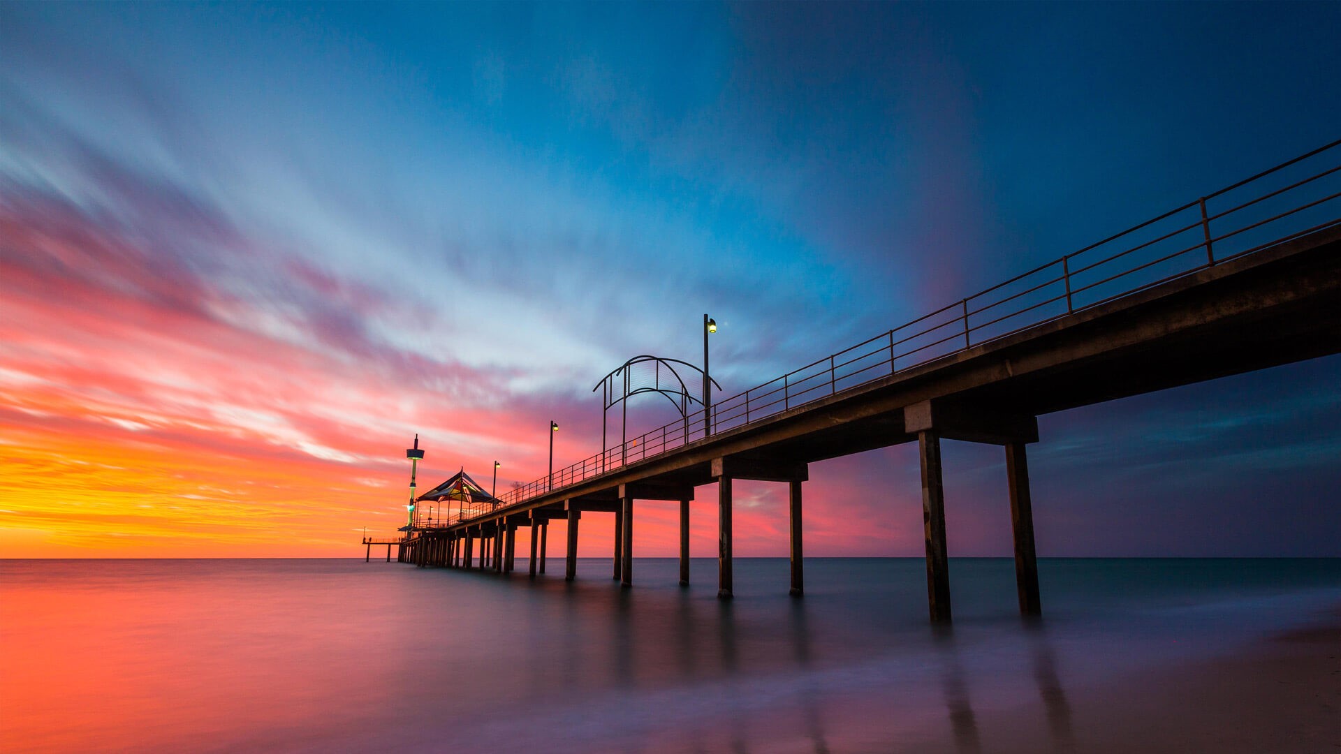 Embracing Brighton’s seaside vibes by Microsoft | Wallpapers | WallpaperHub
