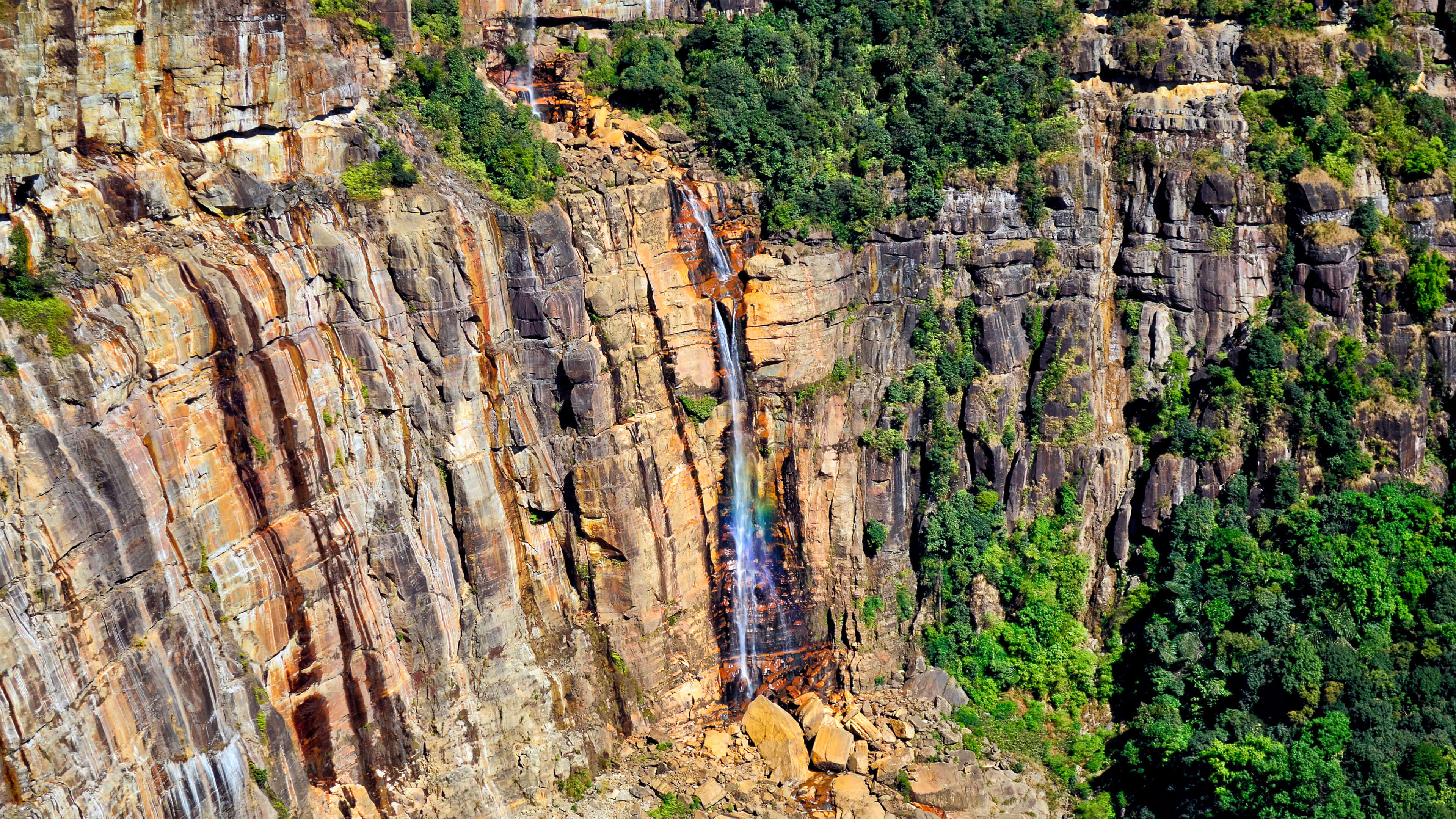 Beautiful falling waters by Microsoft | Wallpapers | WallpaperHub